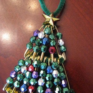 Christmas Tree Ornament – On Pins and Needles! – Naturally Educational